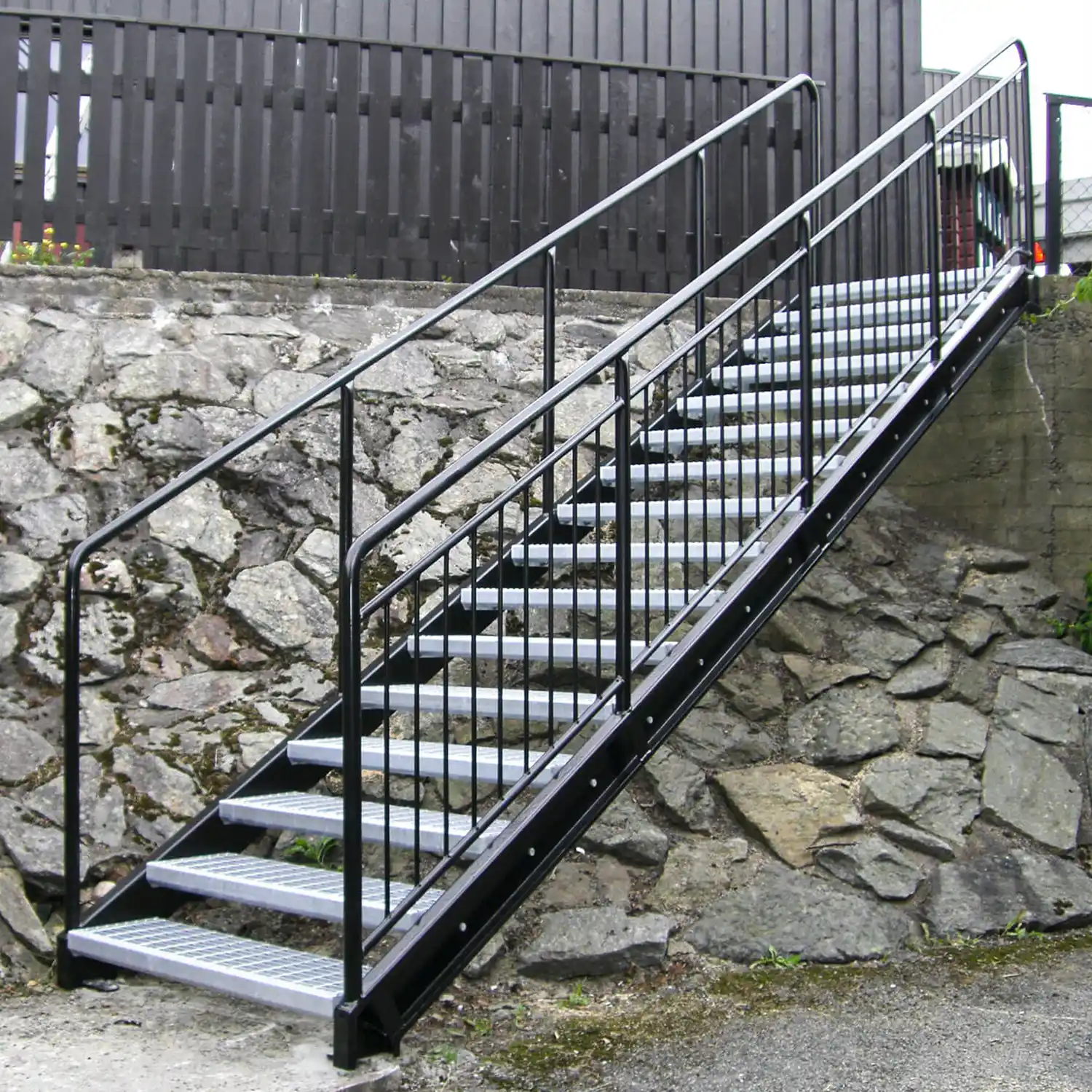 Utetrapper | Skreddersydd trapp ute | Haneborg Gruppen AS