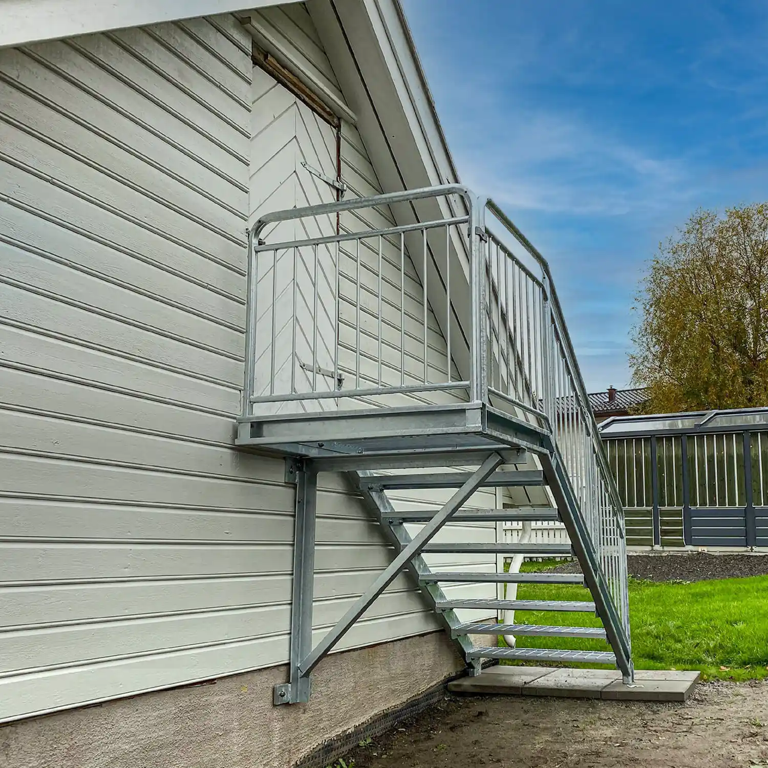 Utetrapper | Skreddersydd trapp ute | Haneborg Gruppen AS