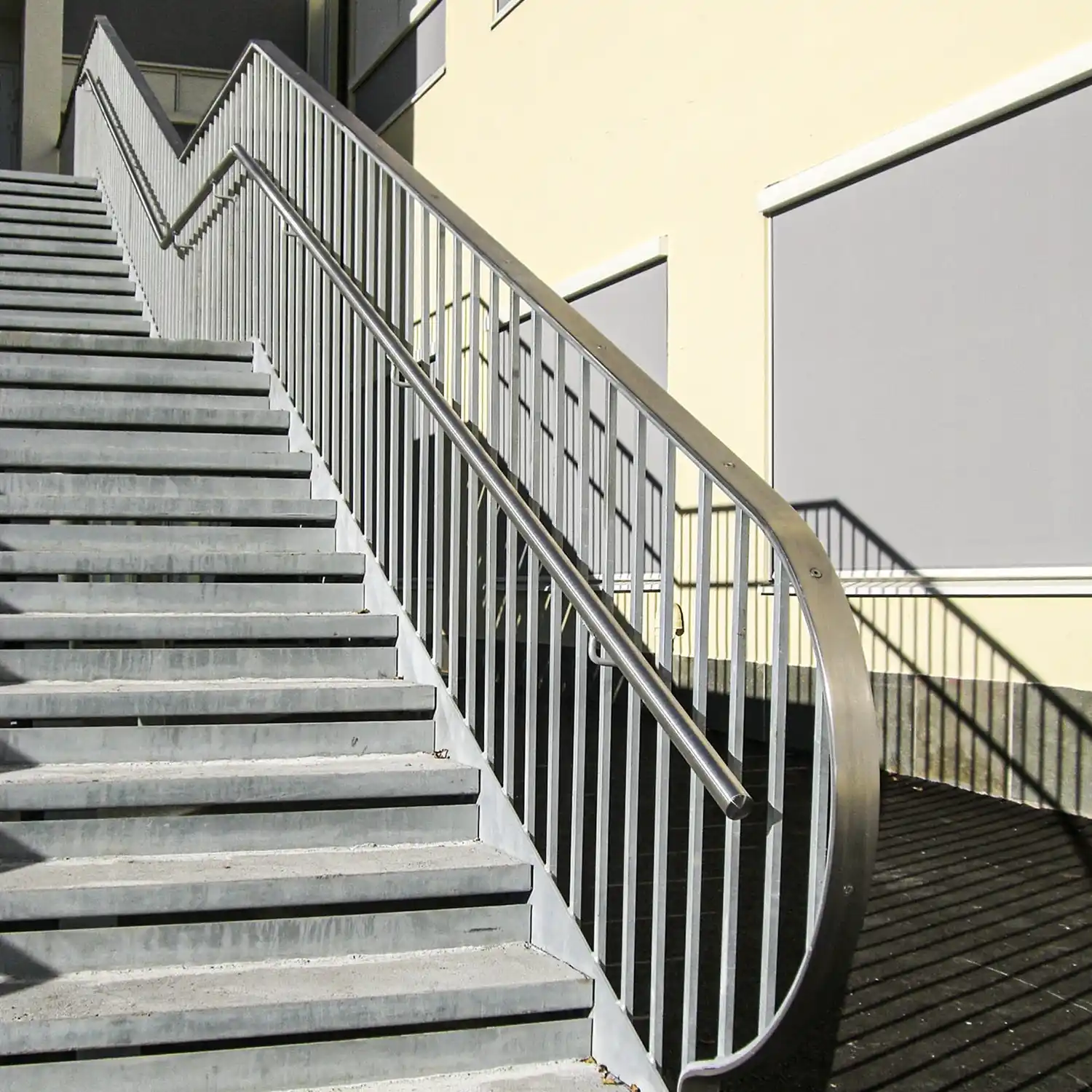 Utetrapper | Skreddersydd trapp ute | Haneborg Gruppen AS