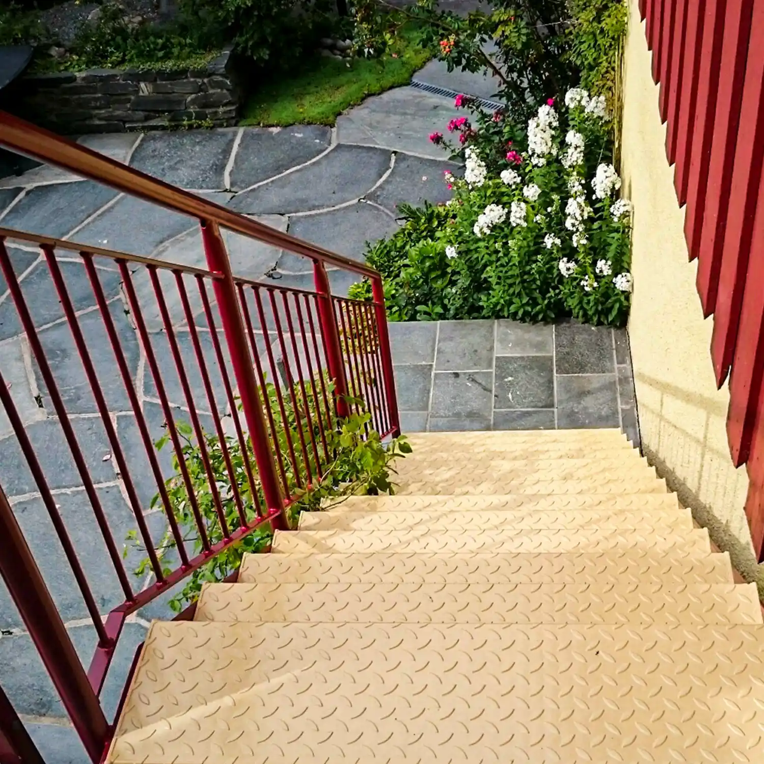 Utetrapper | Skreddersydd trapp ute | Haneborg Gruppen AS