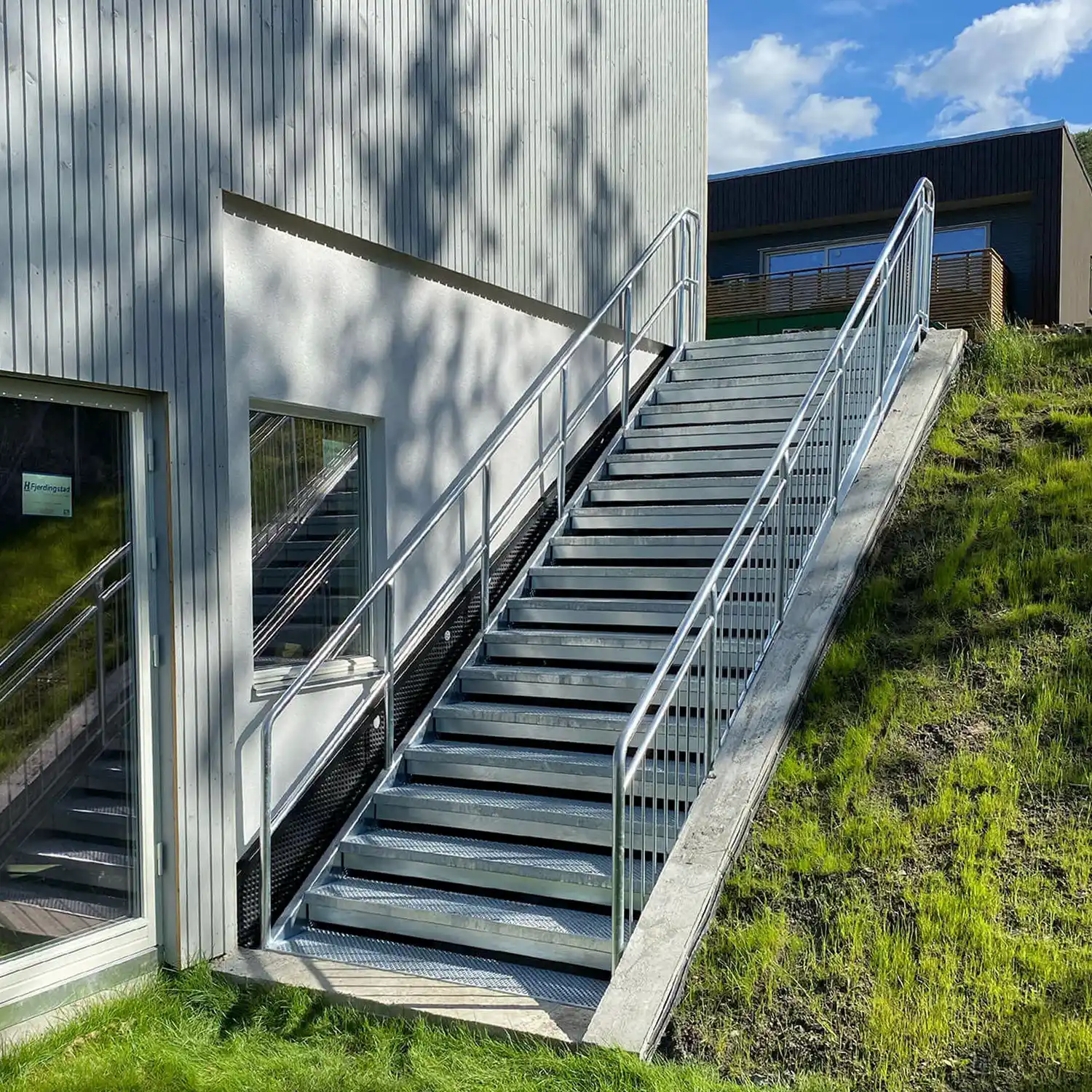 Utetrapper | Skreddersydd trapp ute | Haneborg Gruppen AS