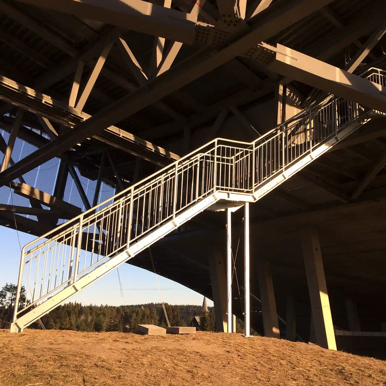 Utetrapper | Skreddersydd trapp ute | Haneborg Gruppen AS